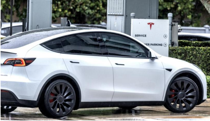 Tesla model 3 எலக்ட்ரிக் காரை திரும்பப் பெறும் Tesla - Tamil Australian